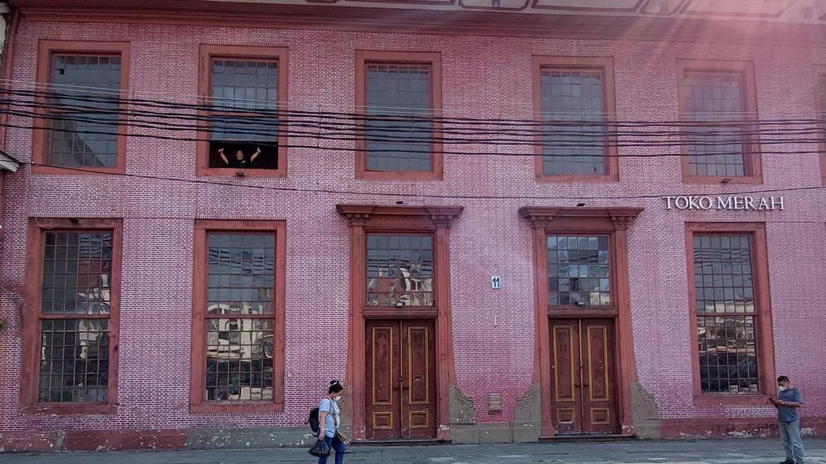 Kafe RODE Winkel, Ketika Toko Merah Bersolek Jadi Tempat Nongkrong Baru ...
