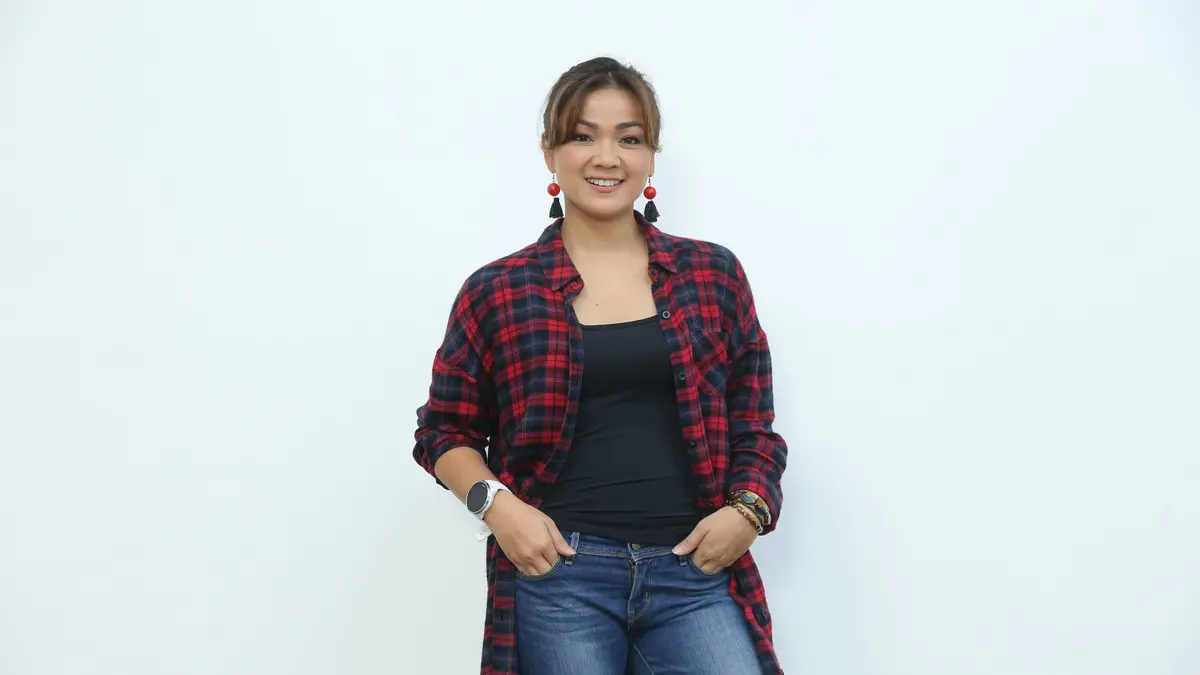 Jadi Penyiar Radio, Nirina Zubir Merasa Lebih Muda - Photo Fimela.com