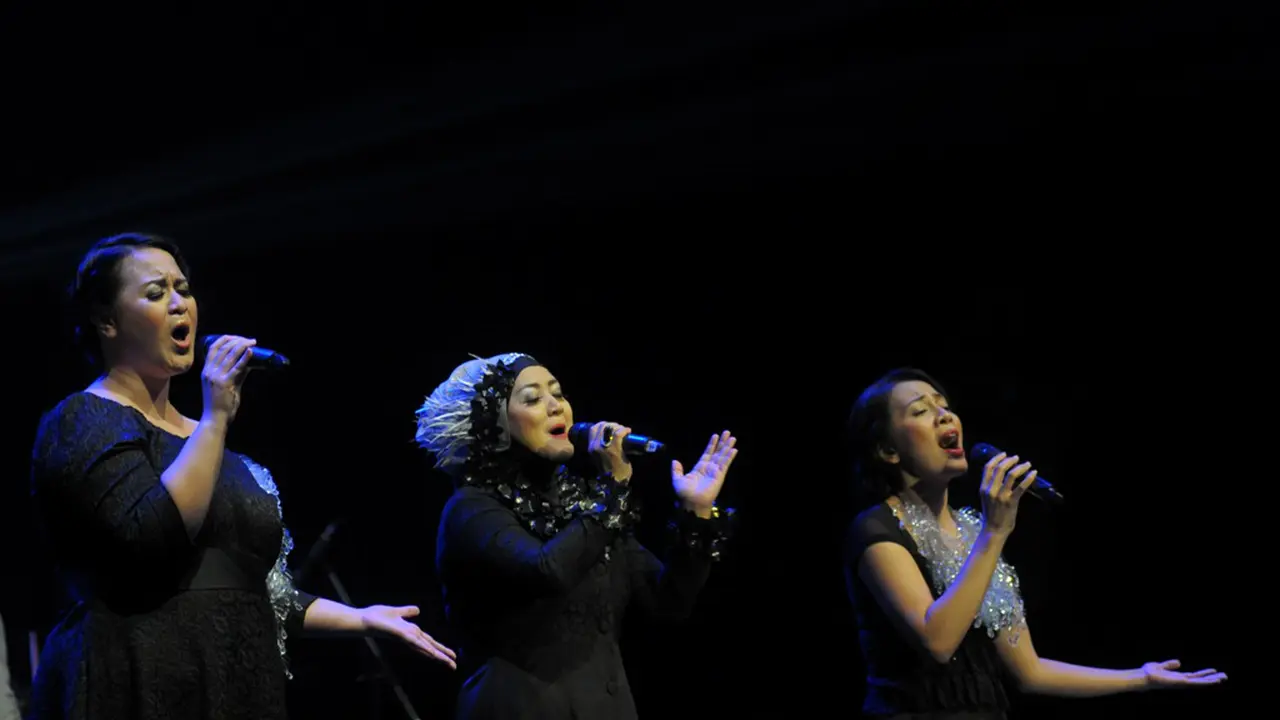 2 Tahun Pisah, Rida Sita Dewi Bersatu di Candi Prambanan - ShowBiz Liputan6.com