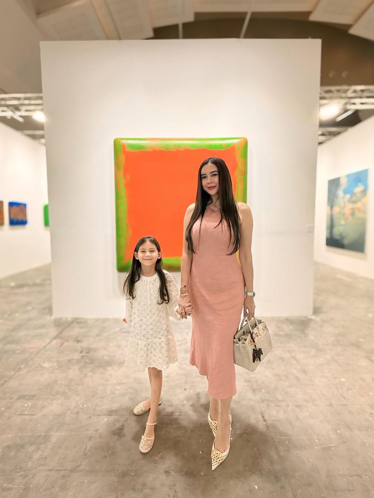 6 Gaya Stylish Aura Kasih dan Arabella, Putrinya yang Kini Berusia 6 Tahun