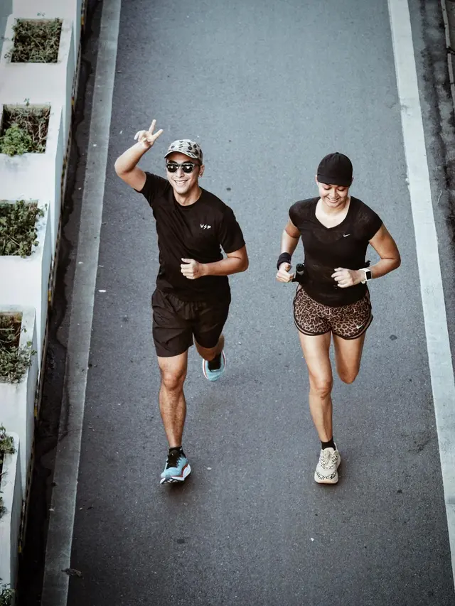 7 Potret Kompak Winky Wiryawan dan Kenes Andari, Jalani 18 Tahun ...