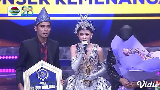 Dato Siti Nurhaliza dan Menko Polhukam RI Ramaikan Panggung Konser Kemenangan Dangdut Academy 5 ...