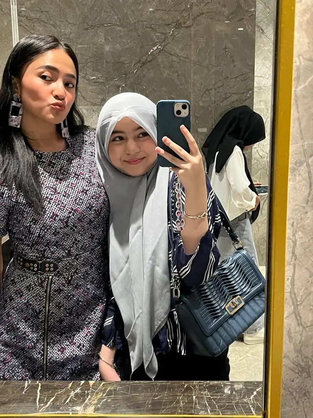 10 Potret Kebersamaan Marshanda dan Sienna, Selalu Kompak di Berbagai Momen - Hot Liputan6.com