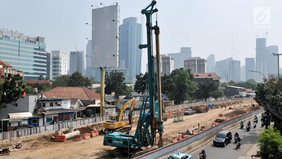 Pembangunan Underpass Kuningan Kembali Dikerjakan - Foto Liputan6.com