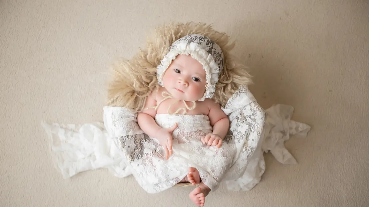 60 Nama Bayi Perempuan Bermakna Cantik dan Indah yang Populer - Ragam ...