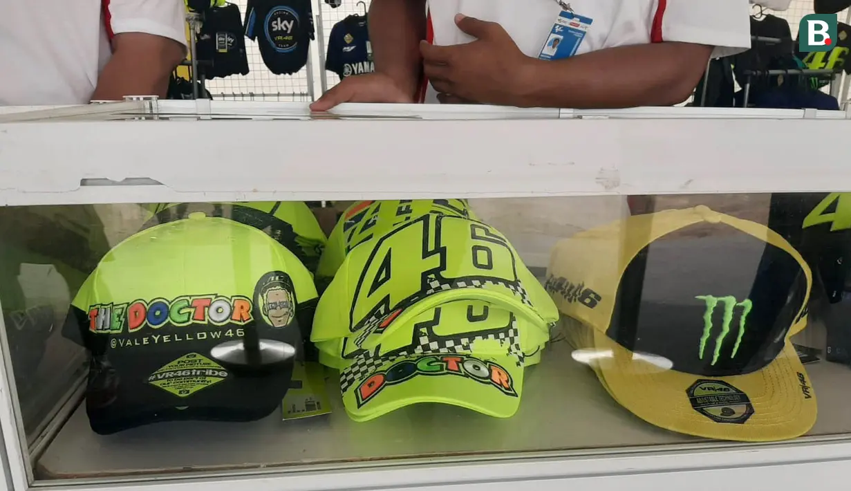 Foto: Stand Merchandise Valentino Rossi Curi Perhatian di MotoGP ...