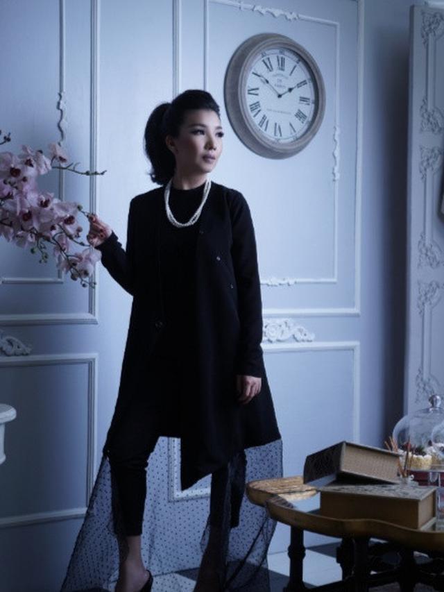 Elizabeth Zenifer Nyaman Berbisnis Online Di Tengah Kesibukannya ...