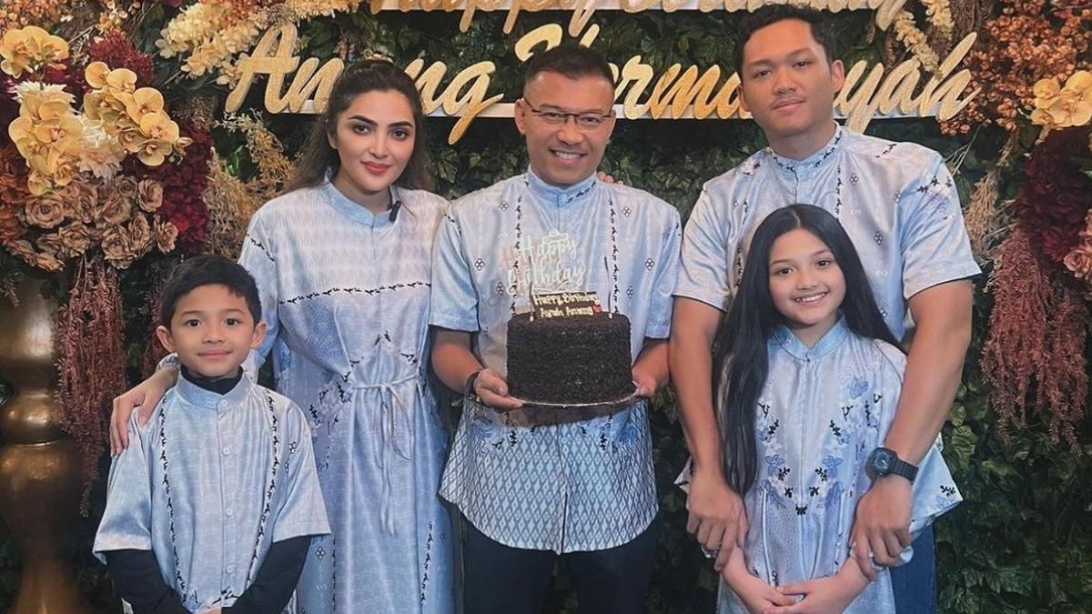 Potret Perayaan Ultah Anang Hermansyah ke-55, Penuh Kejutan - Foto ...