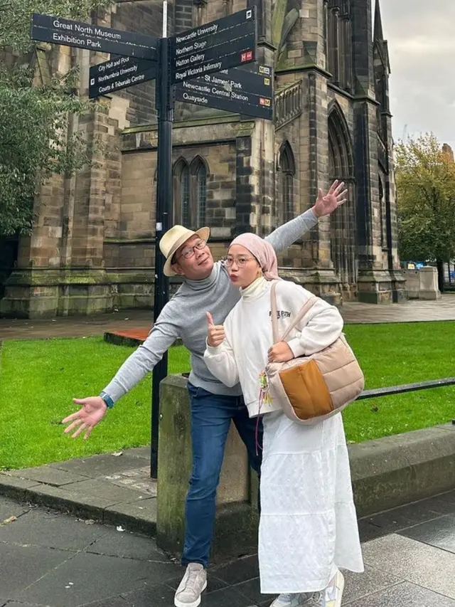 7 Perubahan Gaya Hijab Zara Anak Ridwan Kamil, Kini Putuskan Lepas Hijab - Hot Liputan6.com