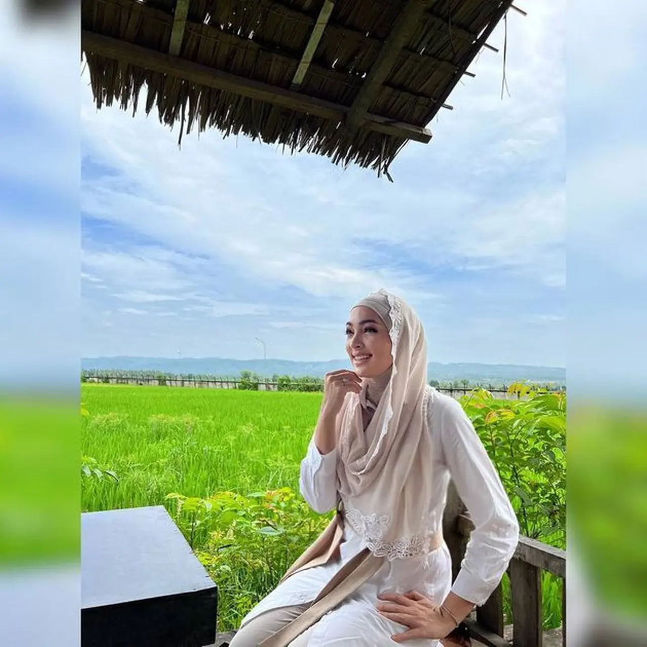 7 Potret Reisa Broto Asmoro Berhijab yang Jarang Tersorot, Bikin Pangling - Hot Liputan6.com