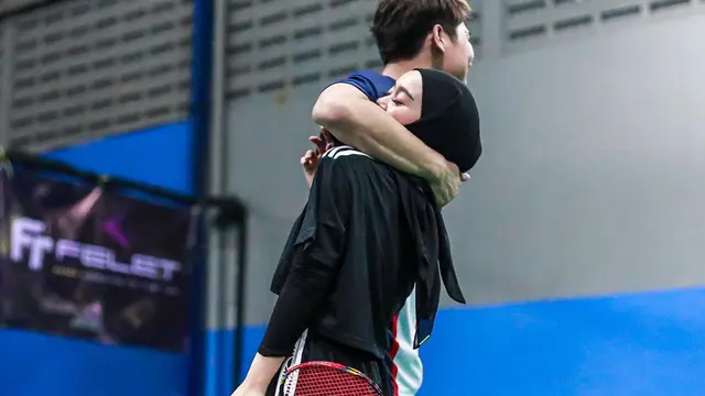 7 Potret Lesti Kejora dan Rizky Billar Main Badminton, Seru Bareng Sahabat - Hot Liputan6.com