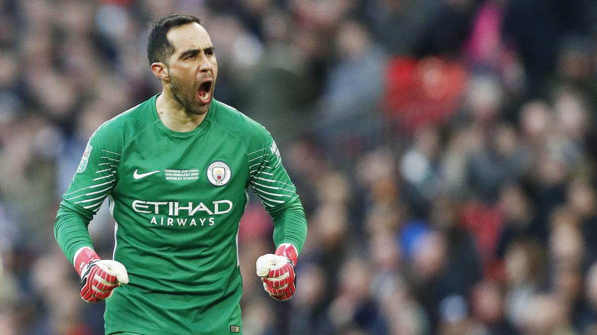Kiper Manchester City Pertanyakan Alasan Pencoretan dari Skuat Copa ...