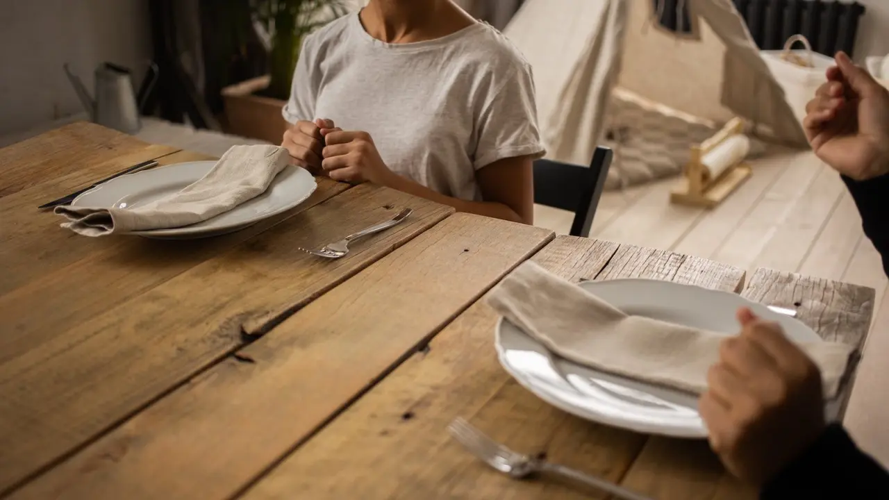 Apa Itu Table Manner? Yuk, Pahami Tata Caranya - Ragam Bola.com