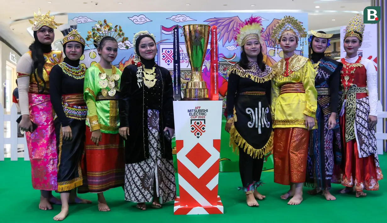 Foto: Mendarat di Indonesia, Ini Penampakan Trofi Piala AFF 2022 ...