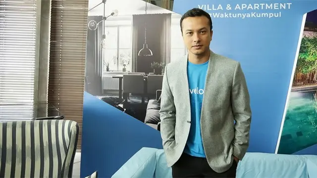 Alasan Nicholas Saputra Tak Pernah Mau Berfoto Selfie di Instagram ...