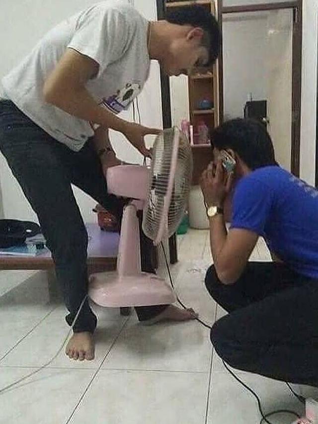 6 Aksi Orang Setia Kawan Ini Nyeleneh, Bikin Tepuk Jidat - Hot Liputan6.com