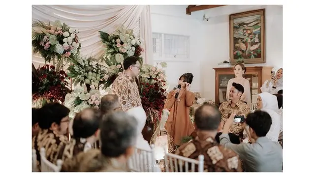 6 Potret Ikke Nurjanah dan Aldi Bragi Dampingi Adira Kania di Momen Lamaran - ShowBiz Liputan6.com