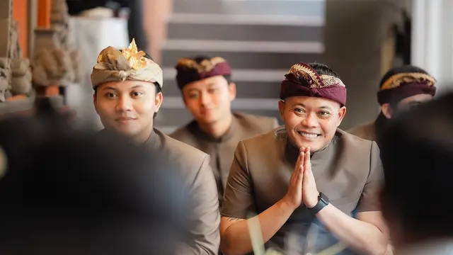 6 Potret Sule Dampingi Rizky Febian di Upacara Mepamit, Disambut ...