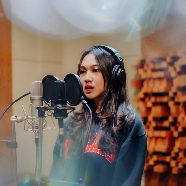 Single Ketiga Raissa Ramadhani Berjudul Seribu Pelukan Viral, Tembus 3 ...