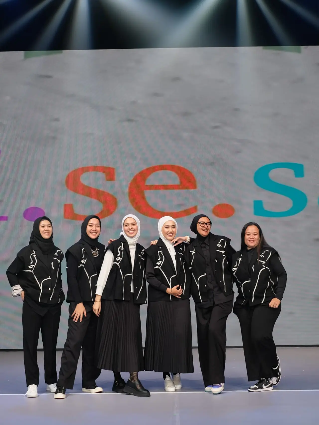Sisesa Between the Lands Annual Fashion Show Sukses Berkat Koreografer ...