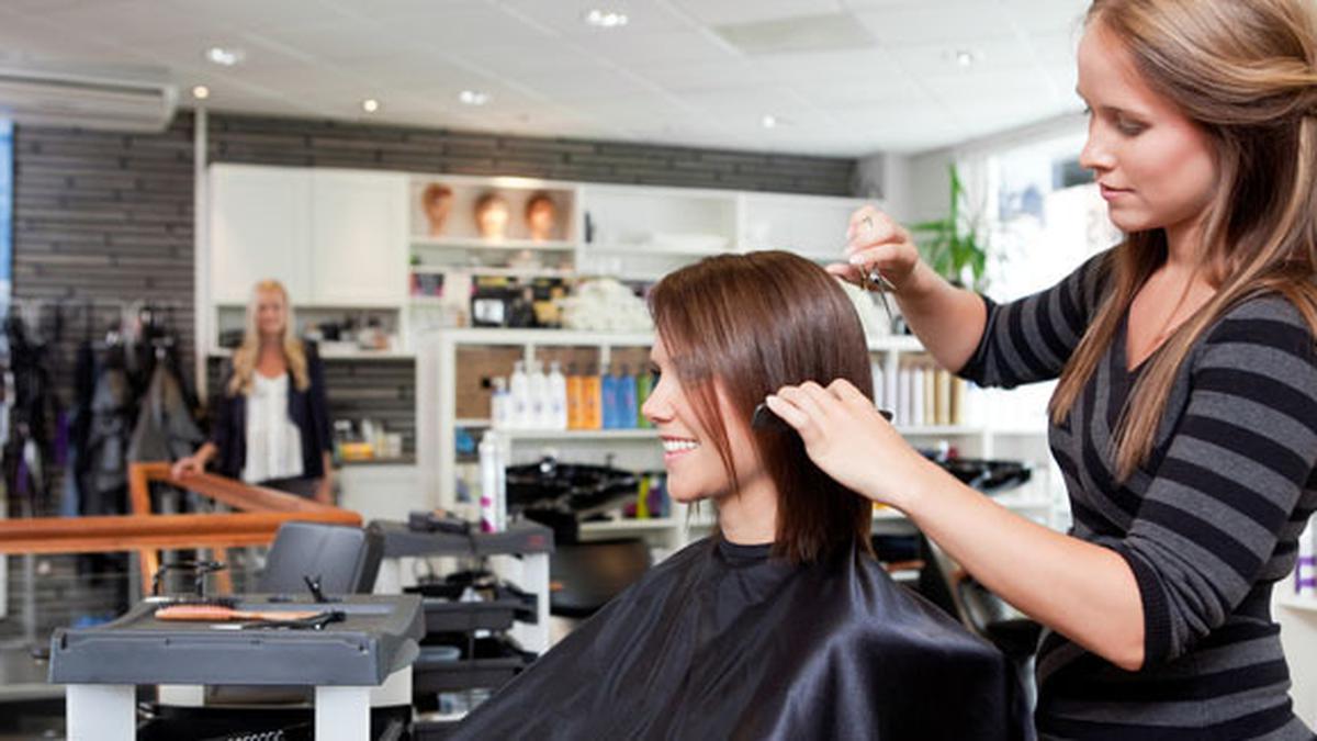 Tips Agar Tidak Salah Potong Rambut dan Menyesal - Beauty Fimela.com