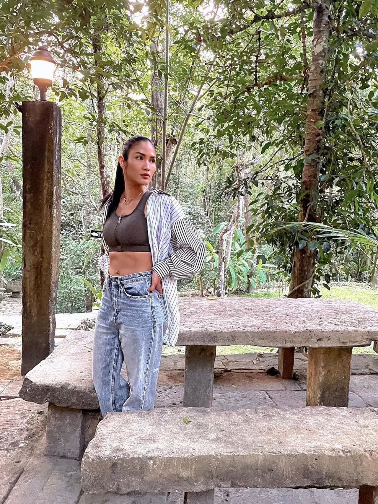 10 Potret Cantik Aulia Sarah Saat Pamer Perut Rata