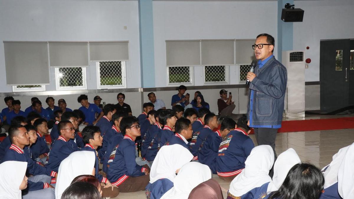 Wamendagri Bima Arya Ajak Anak Muda Bangun Kualitas Diri Sambut ...