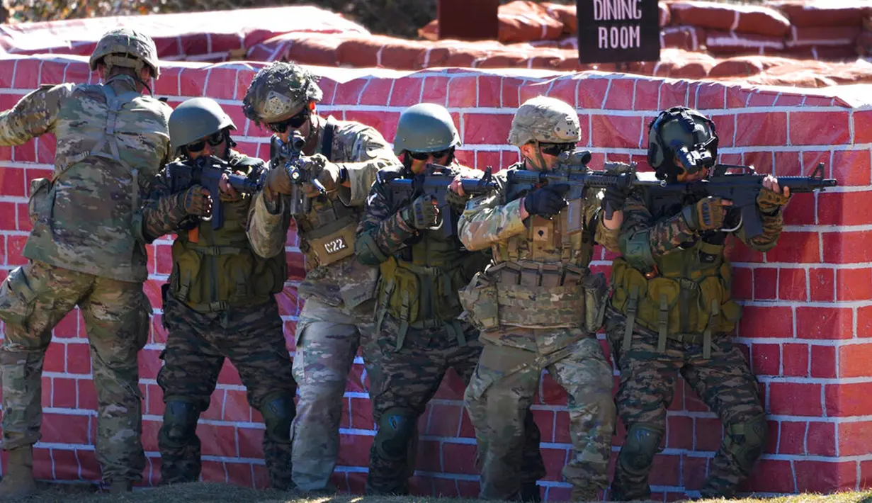 Militer AS dan India Latihan Tempur di Pegunungan yang Disengketakan ...