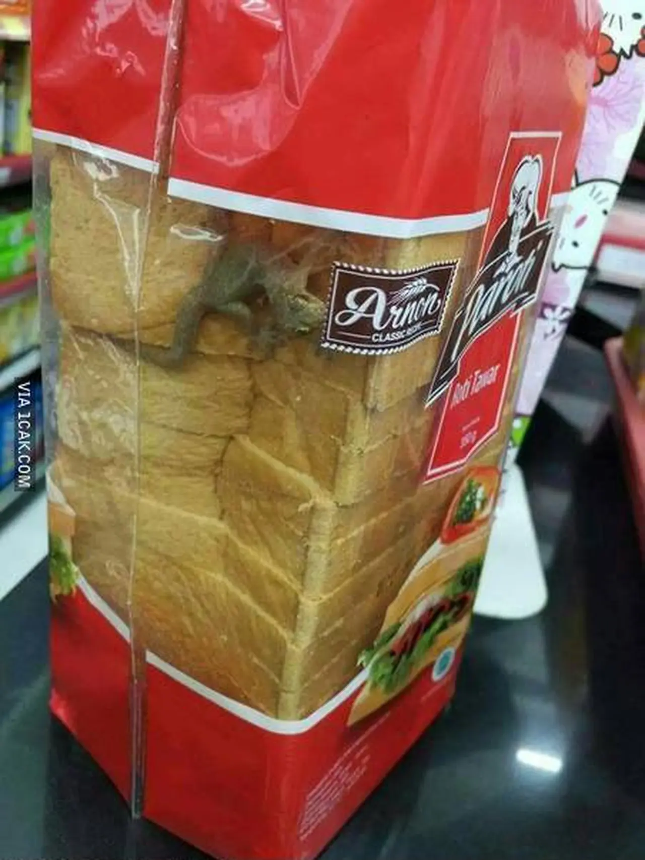 6 Roti Tawar Bentuk Nyeleneh Ini Bakal Bikin Kenyang Sebelum Makan ...