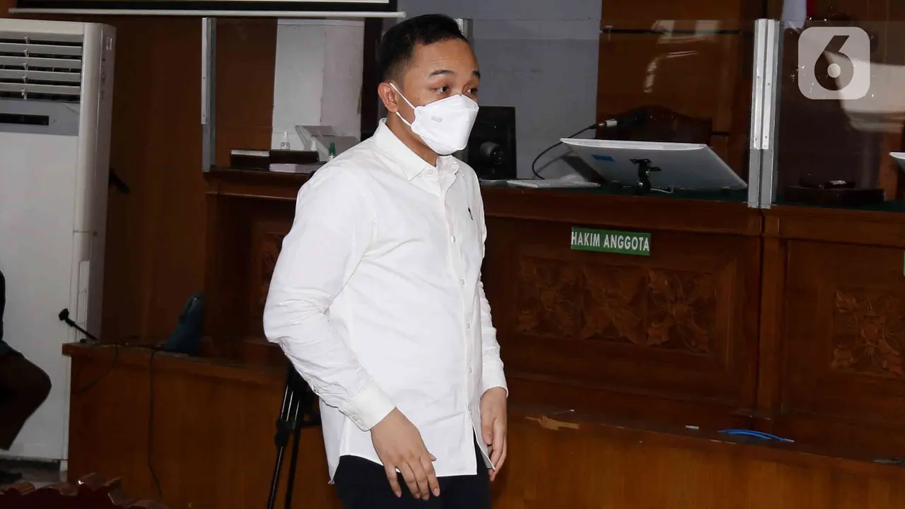 Pembacaan Vonis Ricky Rizal Dimulai, Ekspresi Wajah Datar Sepanjang ...