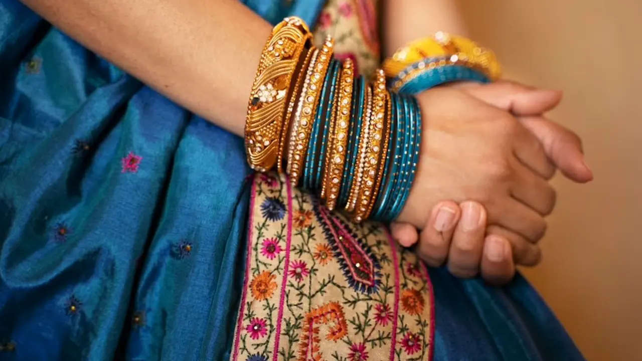 8 Rangkaian Tradisi Mitoni dalam Kehamilan Tujuh Bulan Adat Jawa - Lifestyle Fimela.com