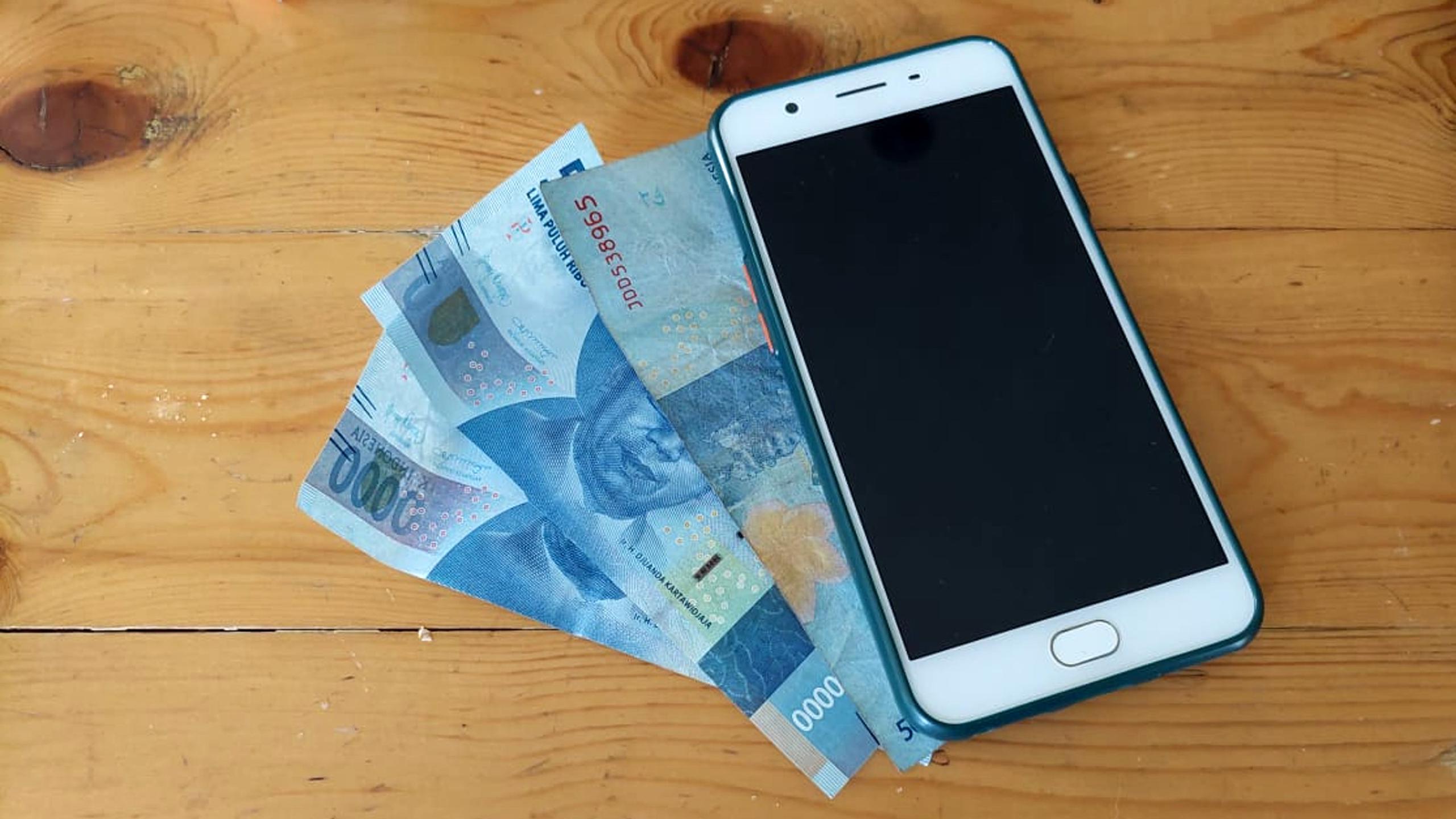 OJK Minta Google dan Meta Setop Iklan Pinjol Ilegal
