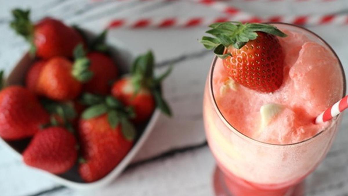 Ini Alasan Penting Mengapa Kamu Wajib Minum Jus Strawberry - Beauty ...