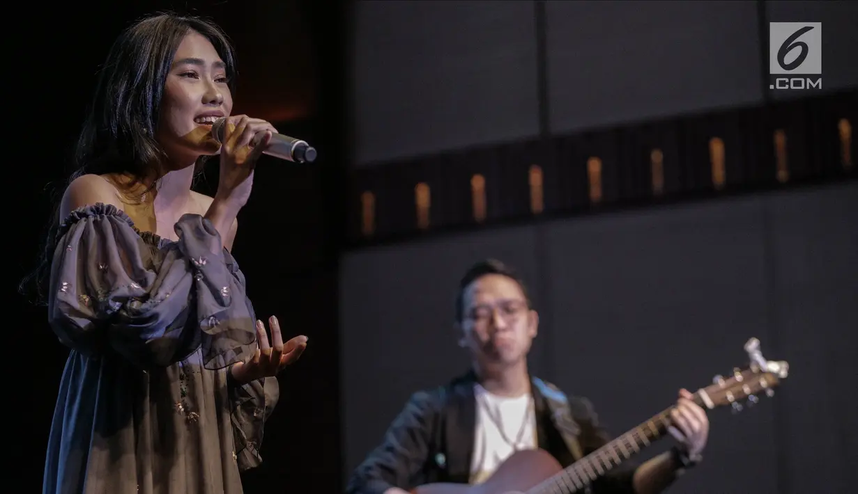 FOTO: Bertema Cinta, Alika Luncurkan Album Perfect Moment - Foto ...