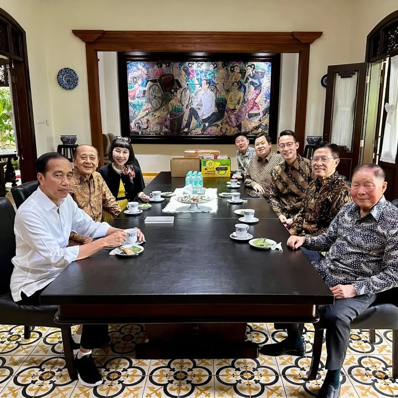 Potret Jokowi Dikunjungi 3 Generasi Grup Lippo di Solo - Bisnis Liputan6.com