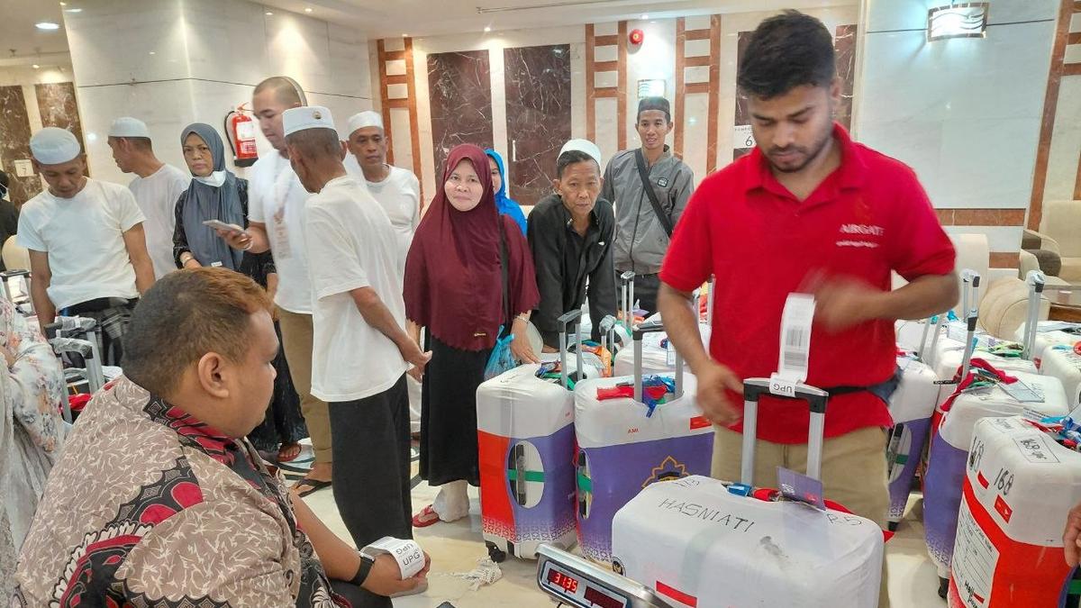 Jangan Nekat Bawa Air Zam Zam ke Koper, Catat Ketentuan Barang Bawaan ...