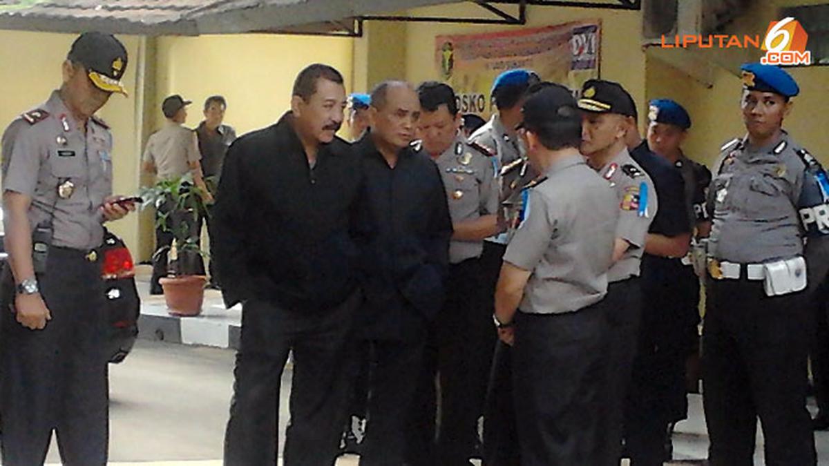 Kapolri Datangi RS Polri, Cek Otopsi Jenazah Aiptu Dwiyatna - News ...