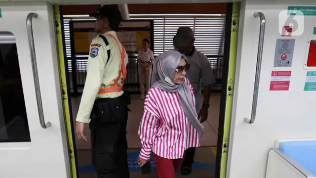 Pengelola LRT Minta Maaf Soal Pintu Kereta LRT Jabodebek yang Disebut ...