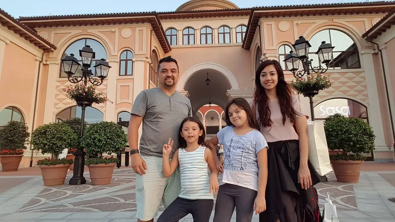 6 Potret Lawas Dea Tunggaesti dan Mantan Suami, Masih Jaga Hubungan ...