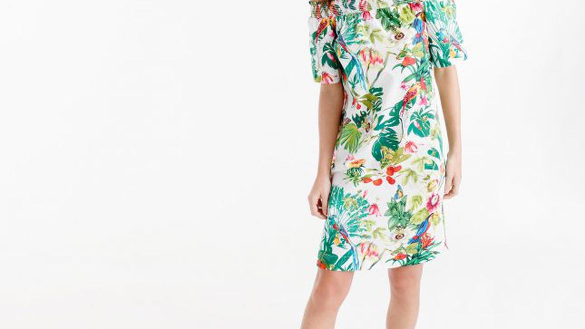 Off Shoulder Attack: Tren Baju Hits 2016 Wajib Punya - Photo Fimela.com