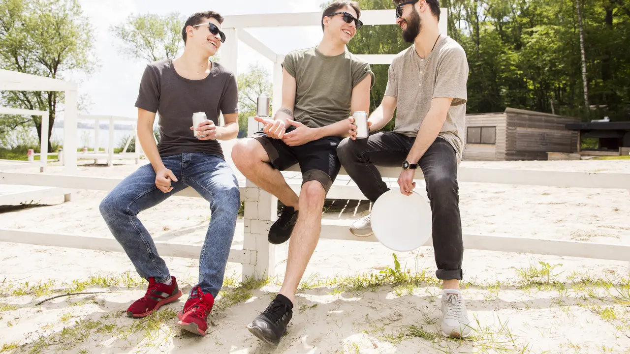 8 Arti Mimpi Bertemu Teman Lama Laki-Laki, Pertanda Dapat Kabar Baik ...