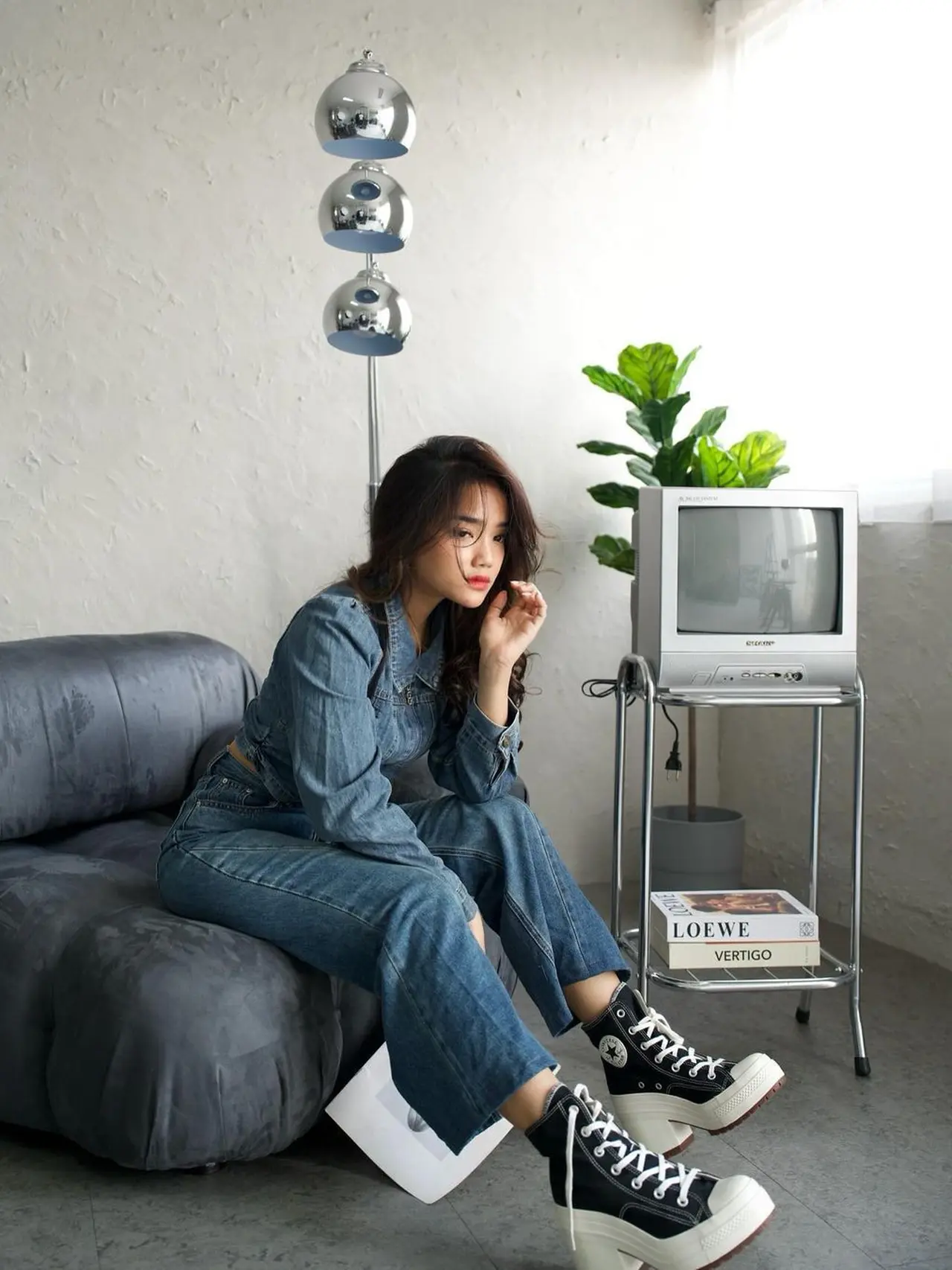 6 Inspirasi Gaya Denim on Denim Stylish dari Syifa Hadju, Mahalini, hingga Fuji An - Fashion ...