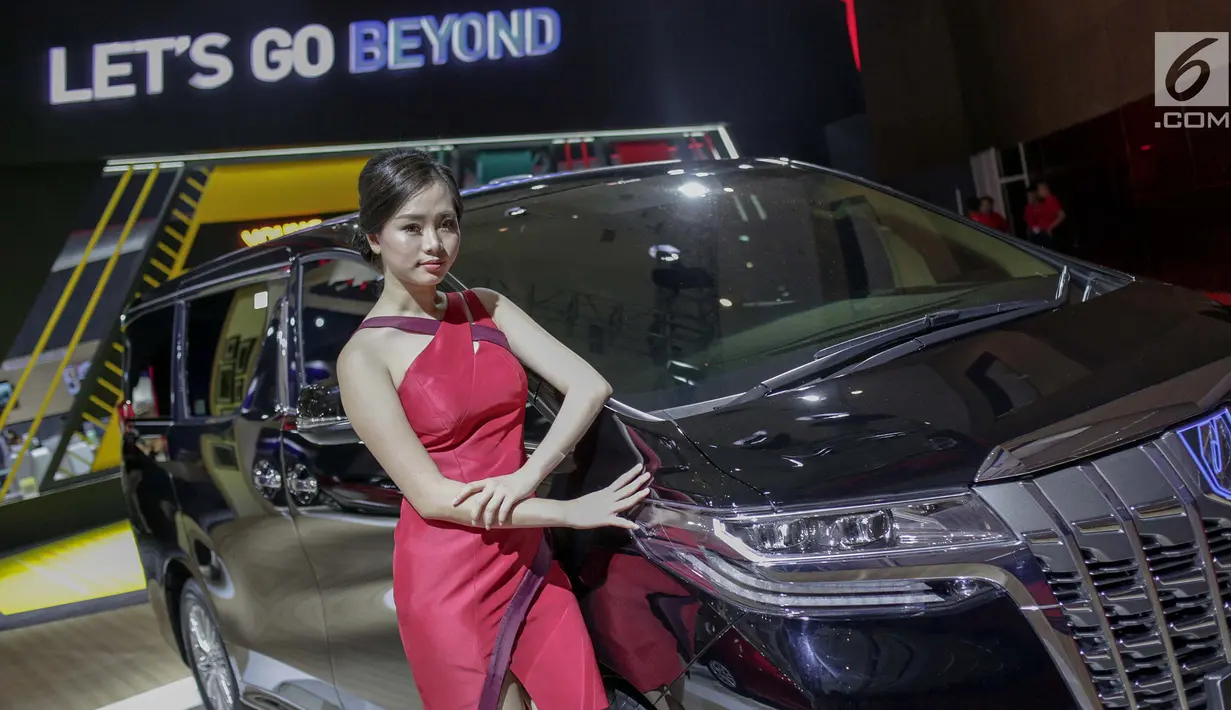 FOTO: SPG Cantik Hiasi IIMS 2019 - Foto Liputan6.com