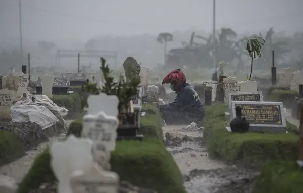8 Fakta Menarik Rafi, Anak Adjie Pangestu yang Ganteng dan Berprestasi ...