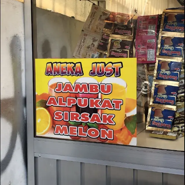 6 Tulisan Typo di Gerobak Jualan Minuman Ini Bikin Pembeli Mikir Dua ...
