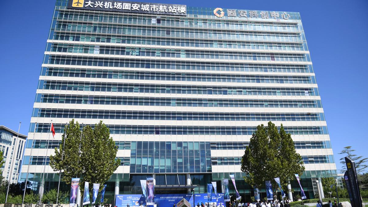 FOTO: Bandara Daxing Beijing Buka Terminal Kota di Hebei - Foto ...