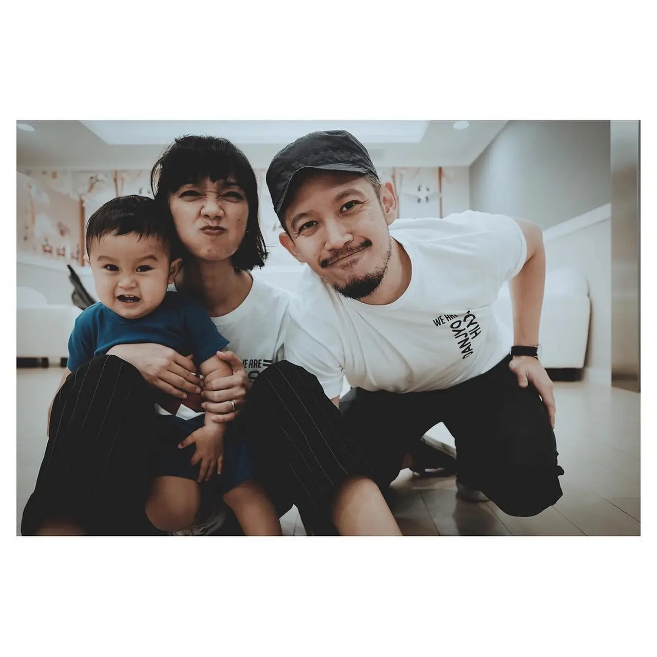 9 Tahun Menikah, Ini 6 Potret Keluarga Kecil Intan Ayu Sepupu BCL ...