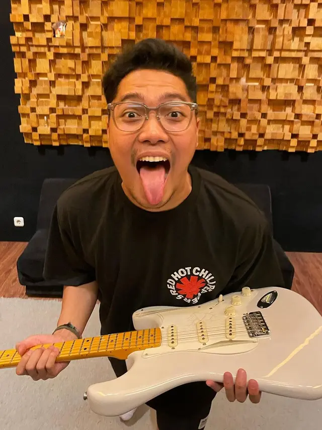 Zevy Manaf Ungkap Makna Dibalik Lagu Berjudul Pergi, Ternyata Berkisah ...