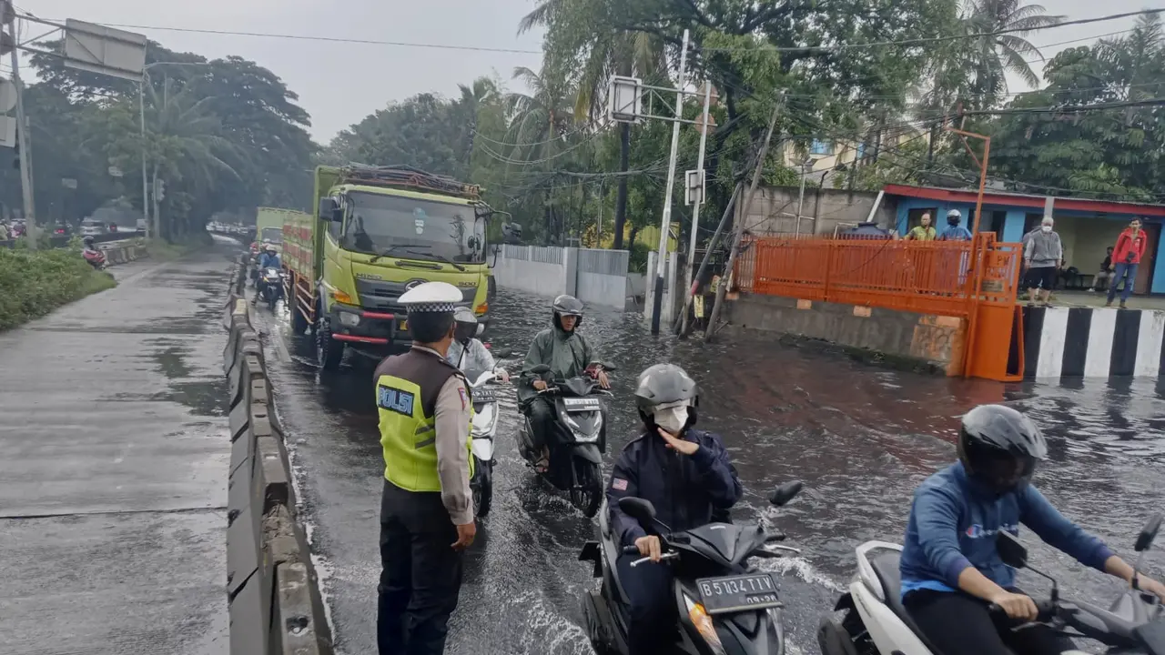 7 Fakta Terkait Banjir Jakarta dan Tergenang Air pada Awal Pekan, Senin 7 Juli 2025 - News ...