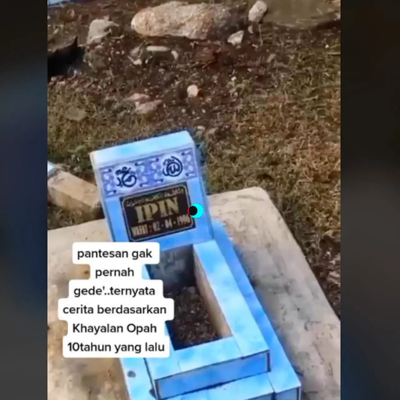 Viral Video Penemuan Makam Upin Ipin, Warganet Ramai Bercocoklogi - Hot Liputan6.com